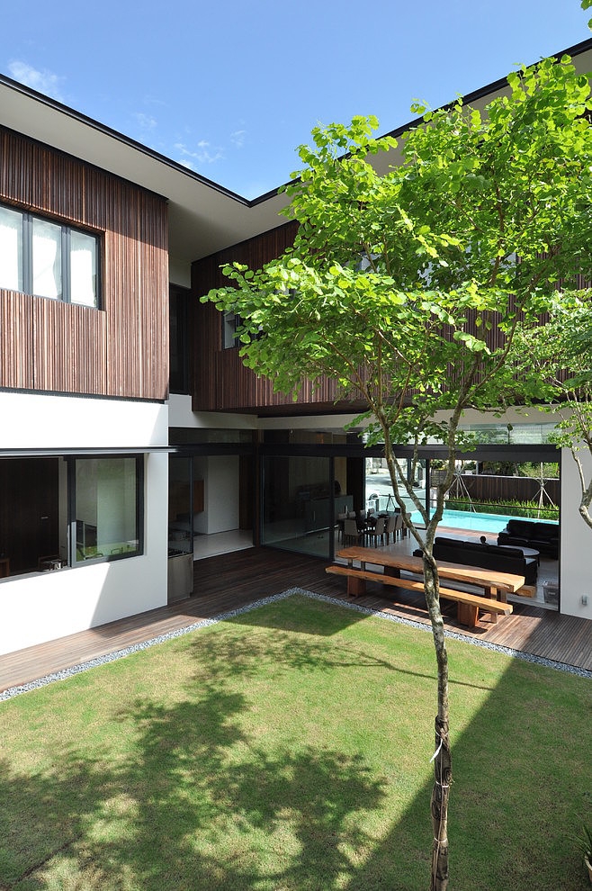 Sunset Terrace House by Architology | HomeAdore