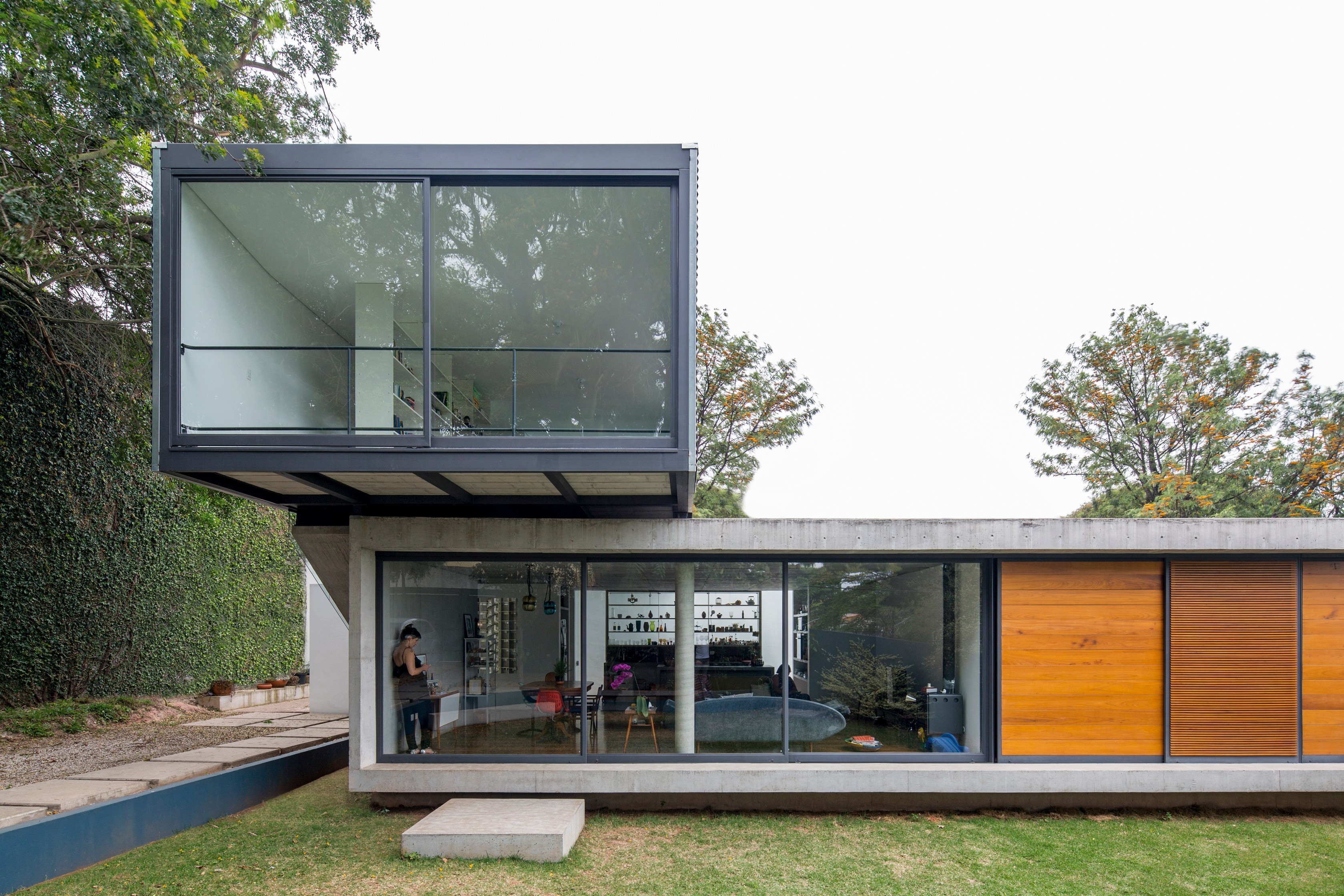 LP House by Metro Arquitetos | HomeAdore