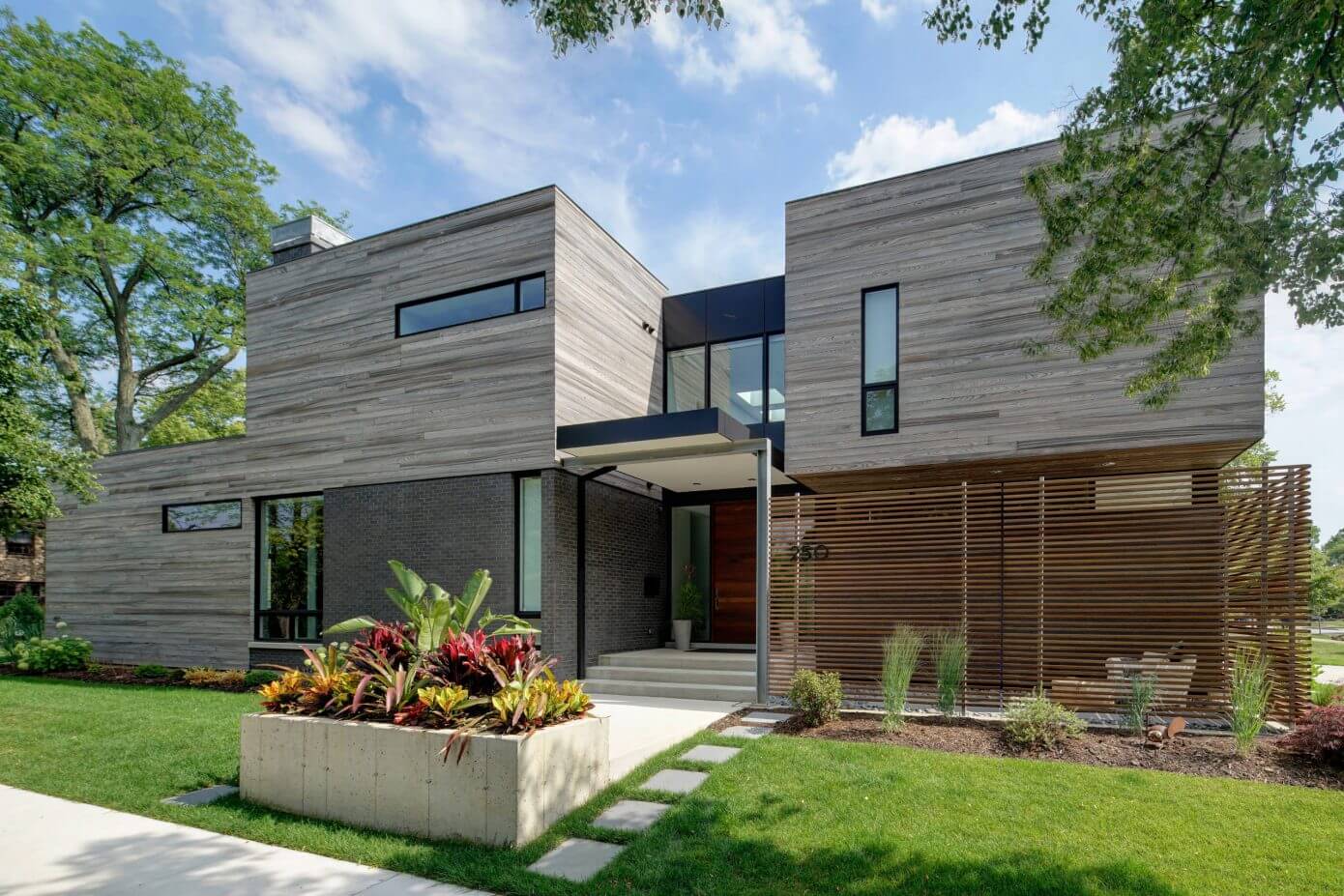Modern House by Mondo Builders | HomeAdore