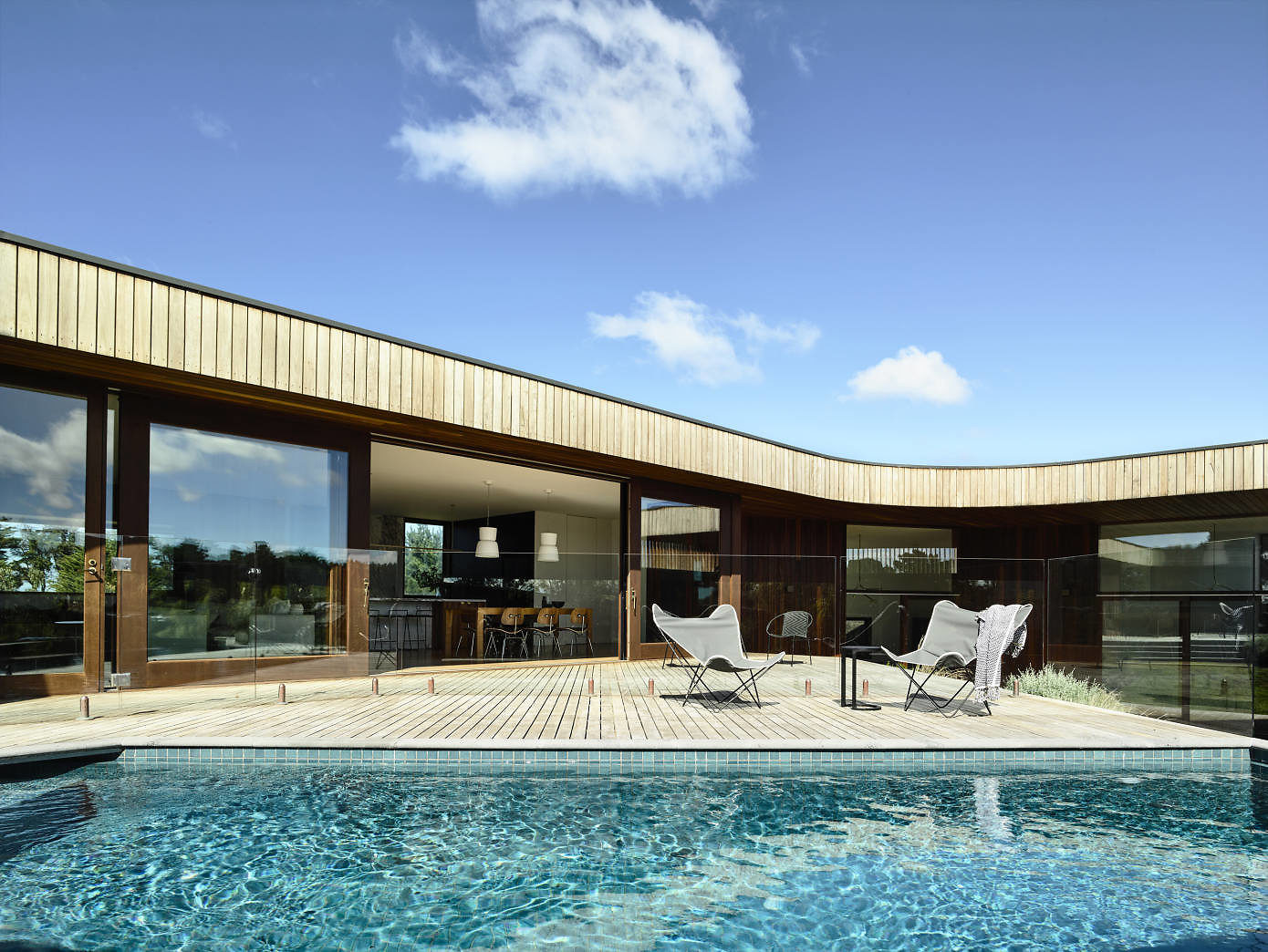 Beach Courtyard House by Auhaus Architecture | HomeAdore