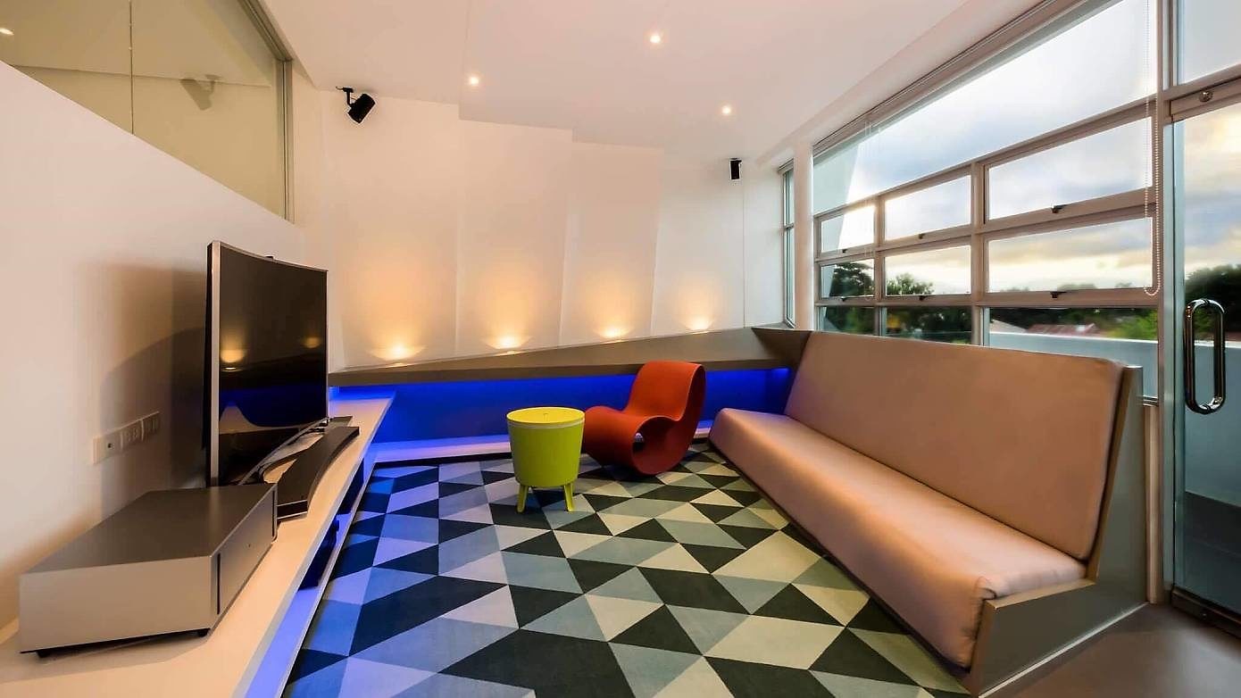 008-line-graph-house-zubu-design-associates | HomeAdore