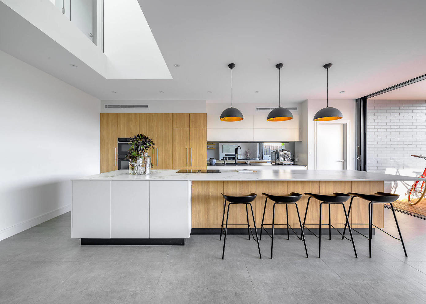 Northbridge House by Blake Studios | HomeAdore