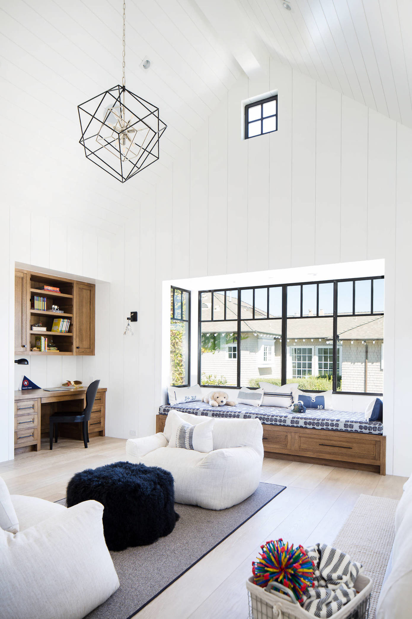 057-modern-beach-house-patterson-custom-homes | HomeAdore