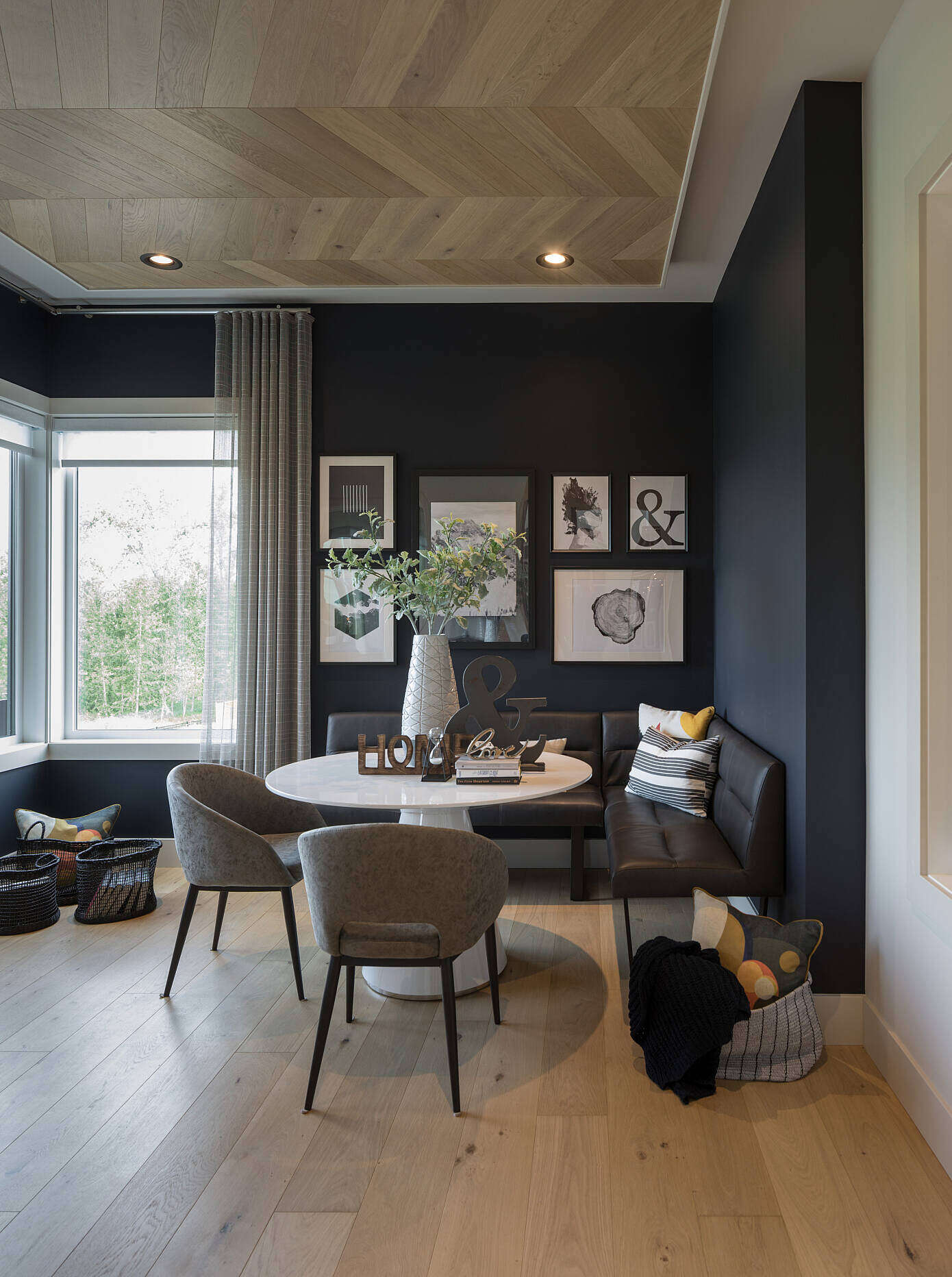 010-contemporary-residence-rochelle-cote-interior-design | HomeAdore