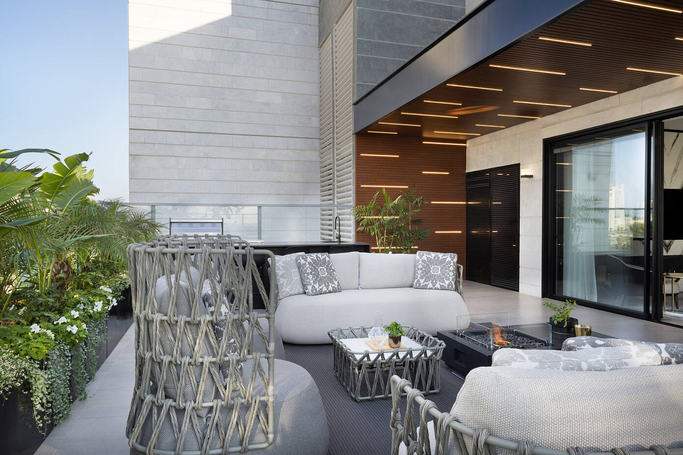 029-ysm-house-parallel-lines | HomeAdore