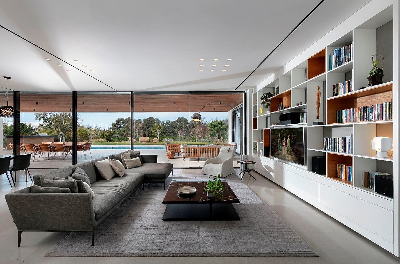 Four-Annex Family Home by Itsik Niv | HomeAdore