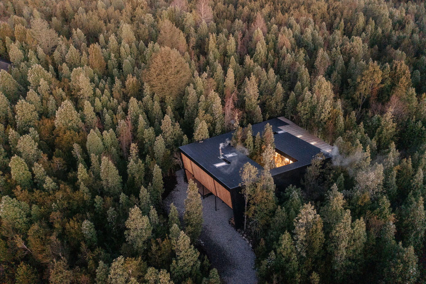 Un Patio House by Lucas Maino Fernandez | HomeAdore