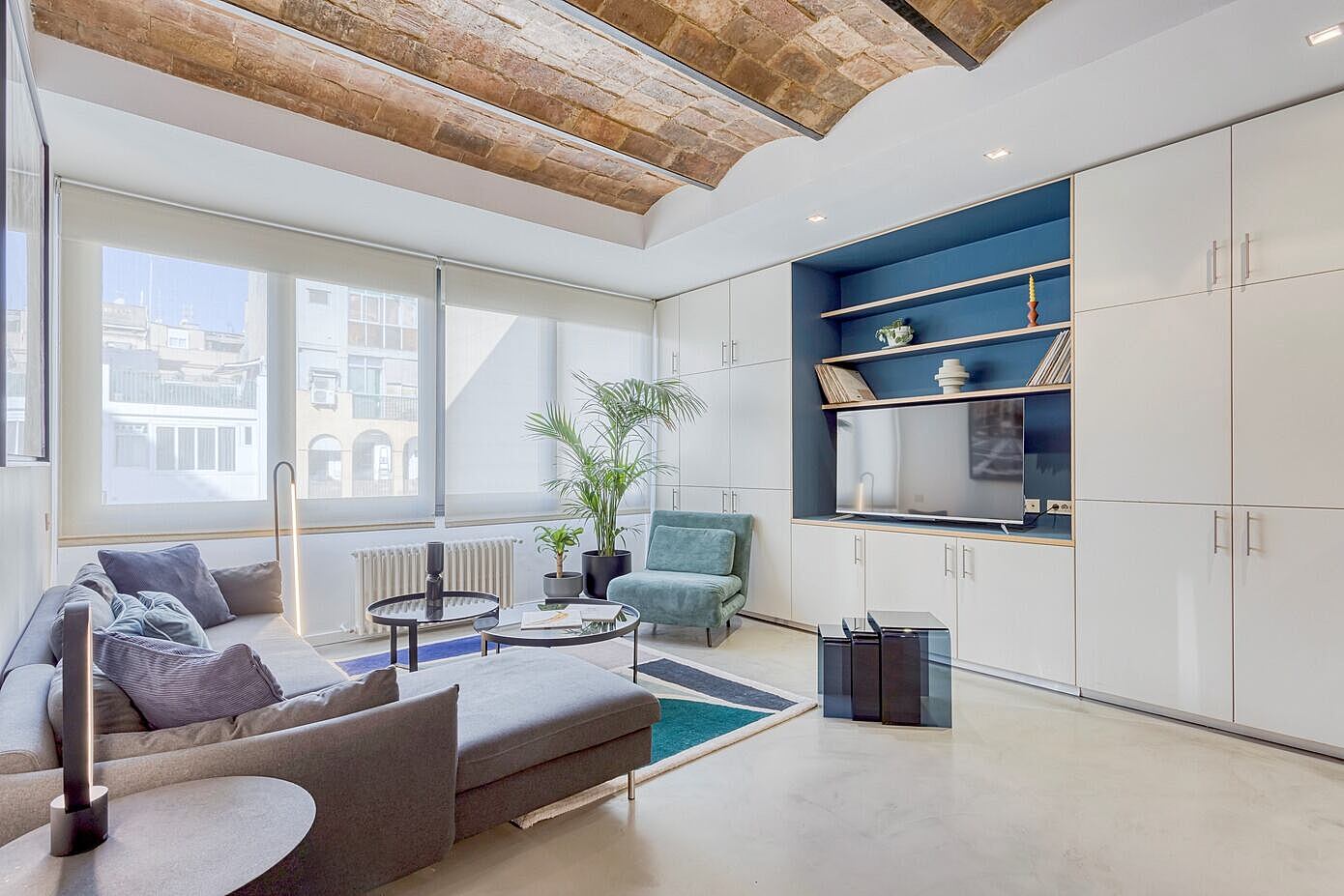 Aticool – Flat: An Electric oasis in Barcelona | HomeAdore