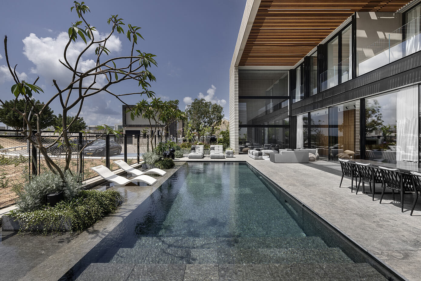 First Line to the Sea: A Modern Marvel in Caesarea | HomeAdore