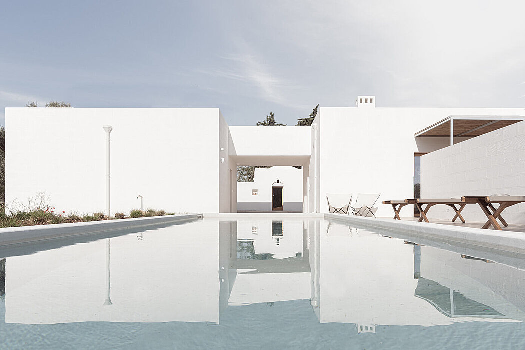 Casanguilla: Embracing Nature in a Luxurious Italian Retreat | HomeAdore