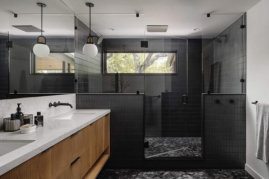 Bridle Path Residence: Modern Embrace of 1950s Split-Level Design