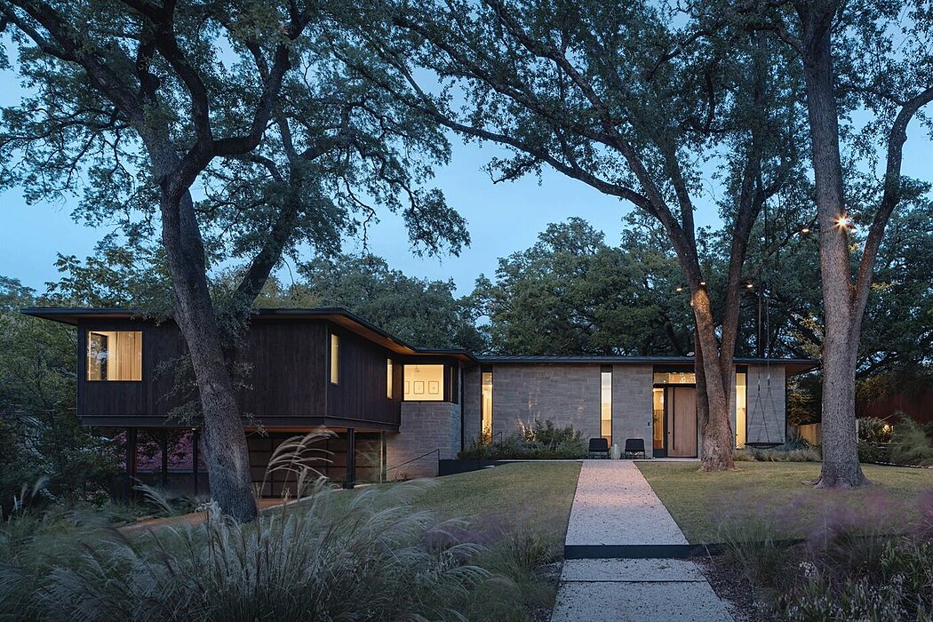 Bridle Path Residence: Modern Embrace of 1950s Split-Level Design ...