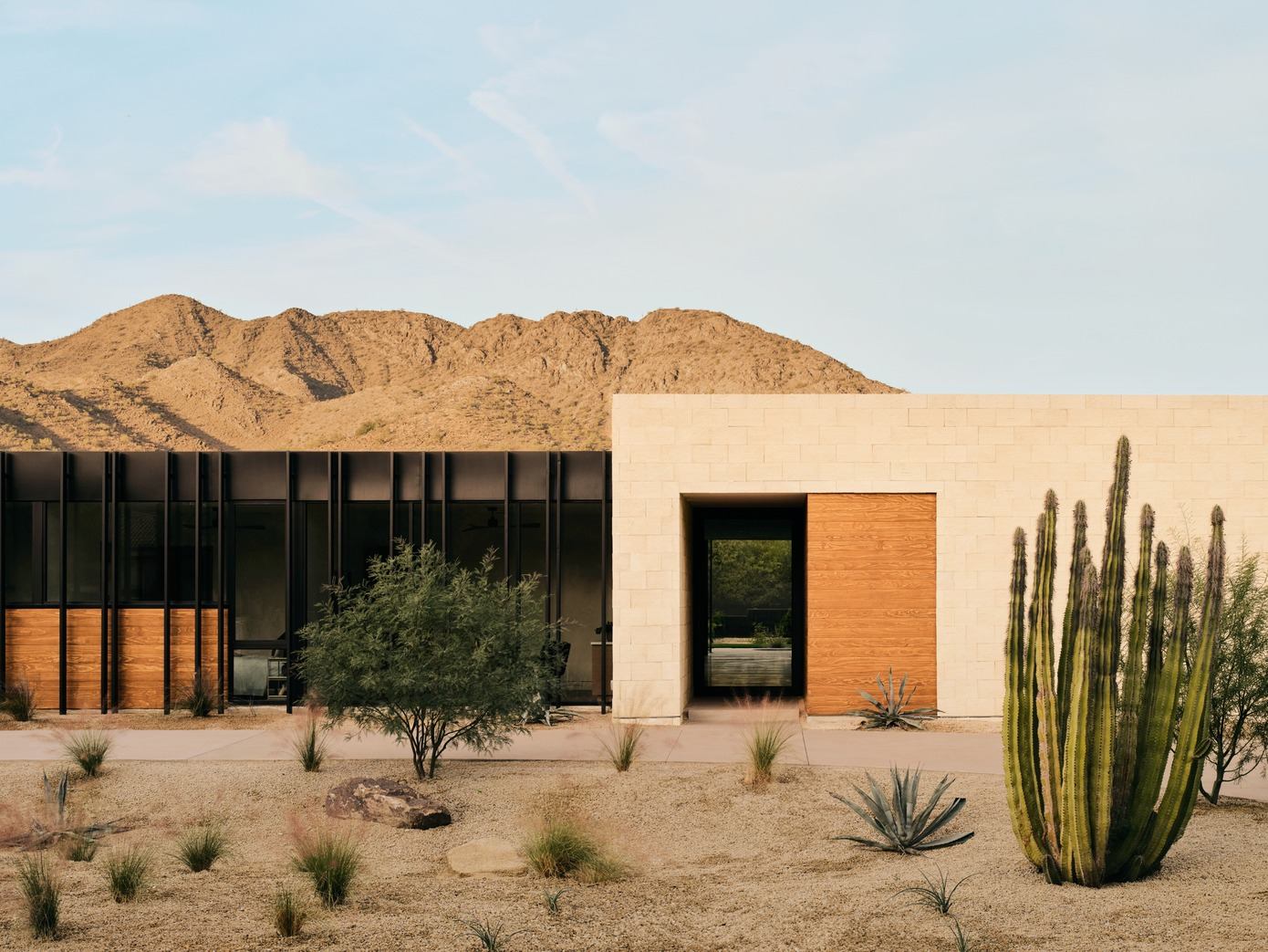 Mockingbird: Modern Desert Oasis by The Ranch Mine | HomeAdore