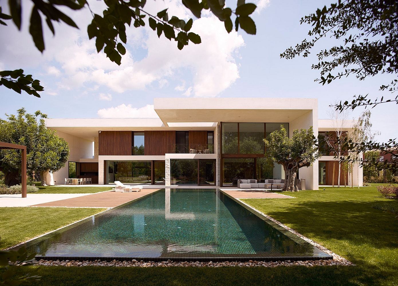 ELS Vents House: Inside the Fluid Spaces of Valencia's Latest Gem