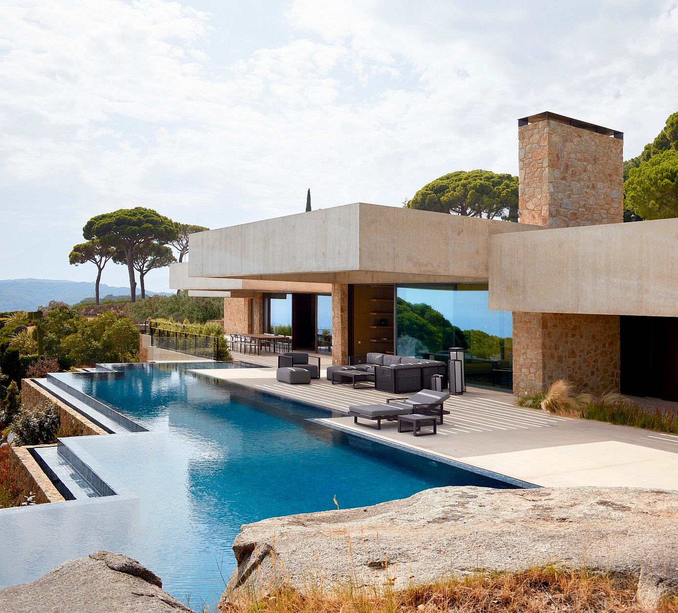 La Roca House: A Masterpiece of Modern Design in Spain