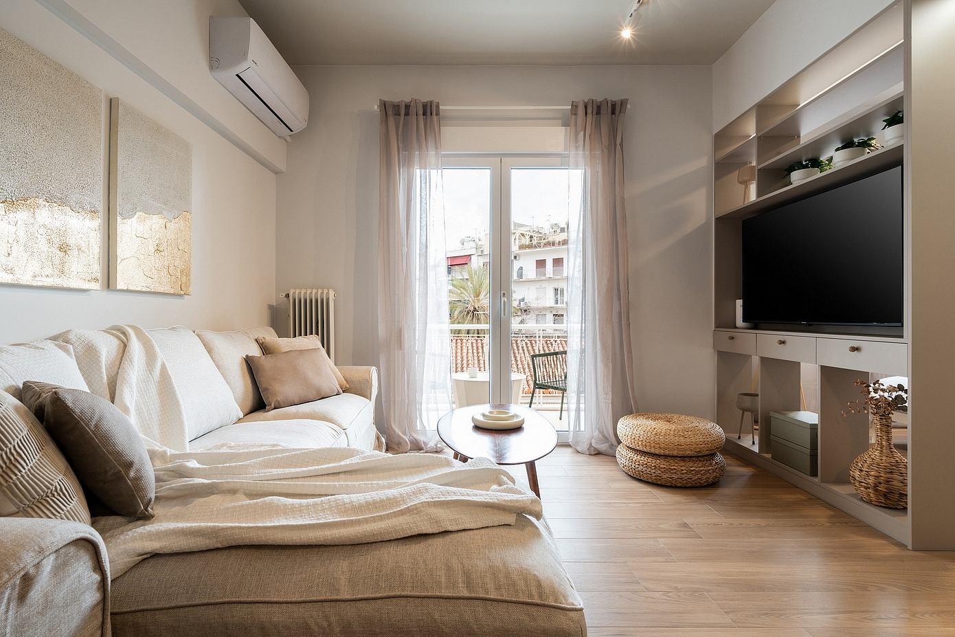 Chic & Cozy Airbnb Apartment: A Modern Stay in Athens