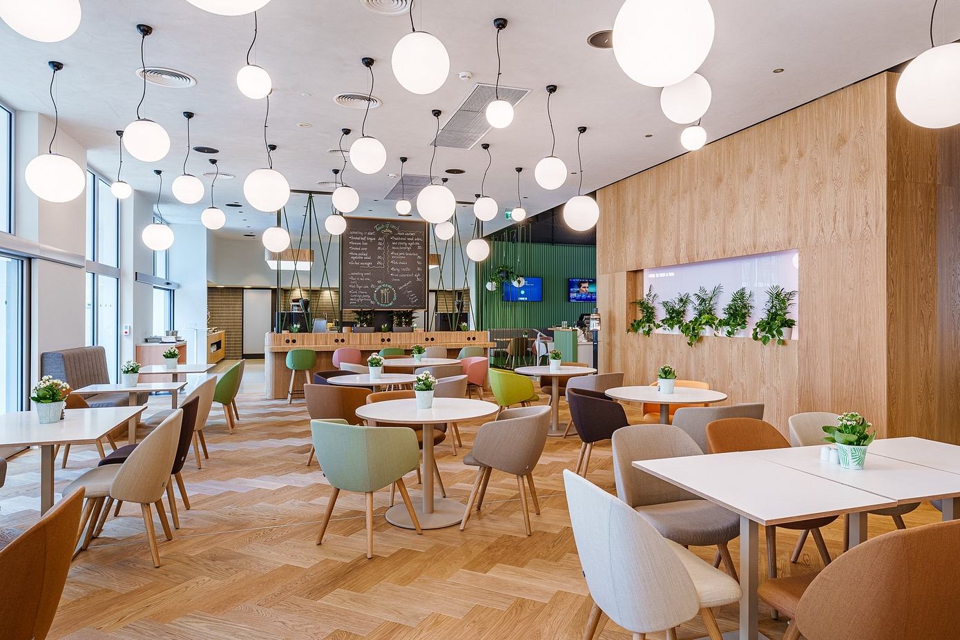 Holiday Inn: Inside the Elegance of Prague's Latest Congress Hub