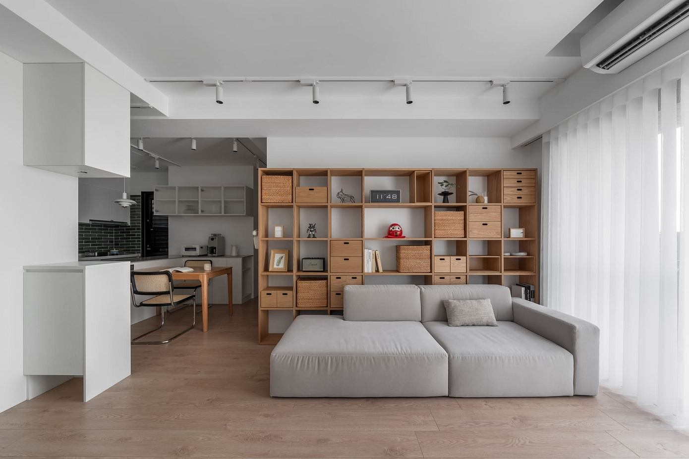 Classic MUJI Home: A Subtly Sophisticated MUJI-Style Abode With ...