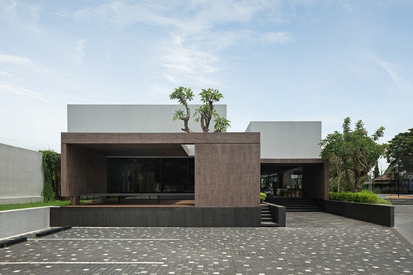 CCC House Sidoarjo by GeTs Architects | HomeAdore