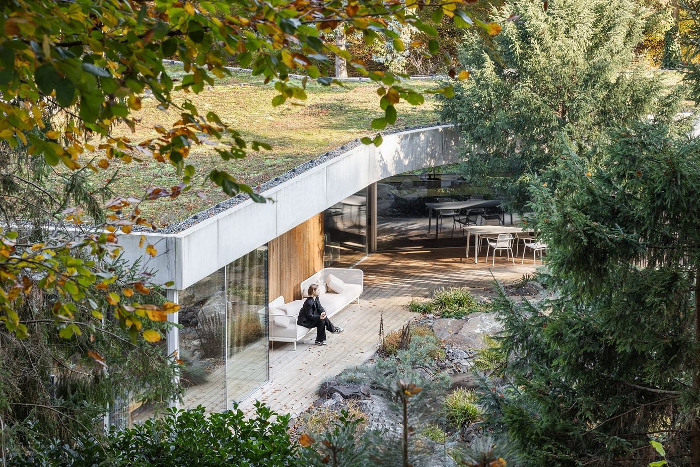 Banánka House features Y-Shaped Floor Plan Dividing Garden into ...