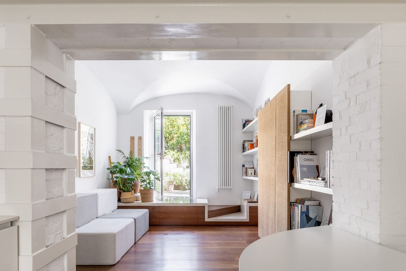 Lo Strobilabo: 1920s Rome Villa Basement Transformed Into Lab, Home ...