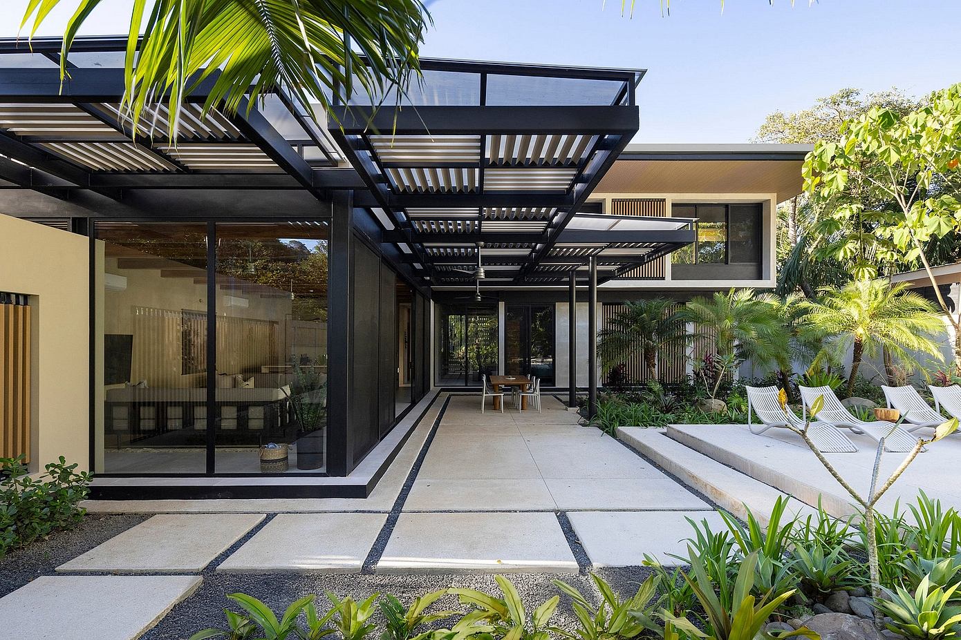 Casa Liza by Instinto Estudio | HomeAdore